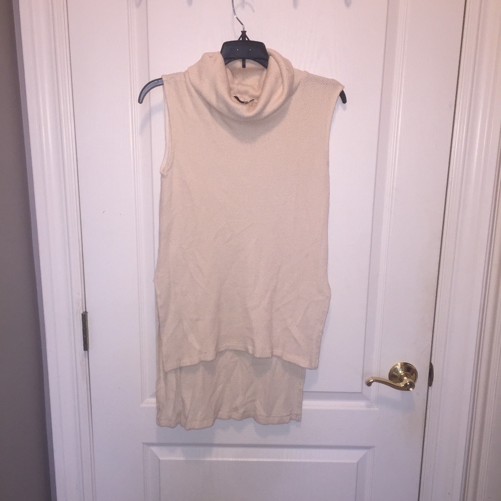 Tobi Cream Turtleneck Sweater - Gem